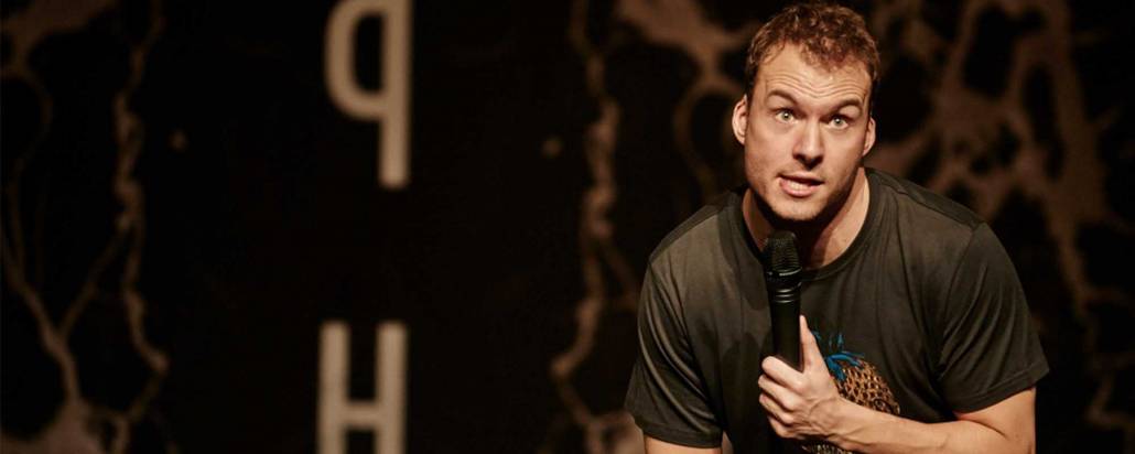 Book Simon Talbot her - Et sandt talent indenfor comedy - FBI.dk